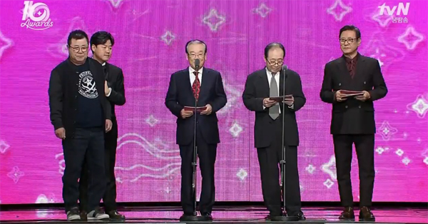 [tvn 시상식] '시그널' 조진웅, tvn10년을 빛낸 연기대상 수상