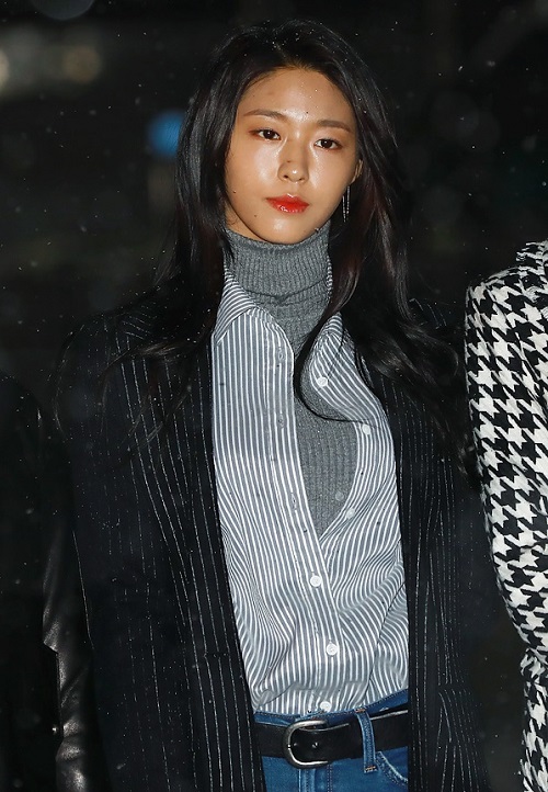 [포토]aoa 에이오에이 설현 휘날리는 눈 사이에서도 빛나는 미모